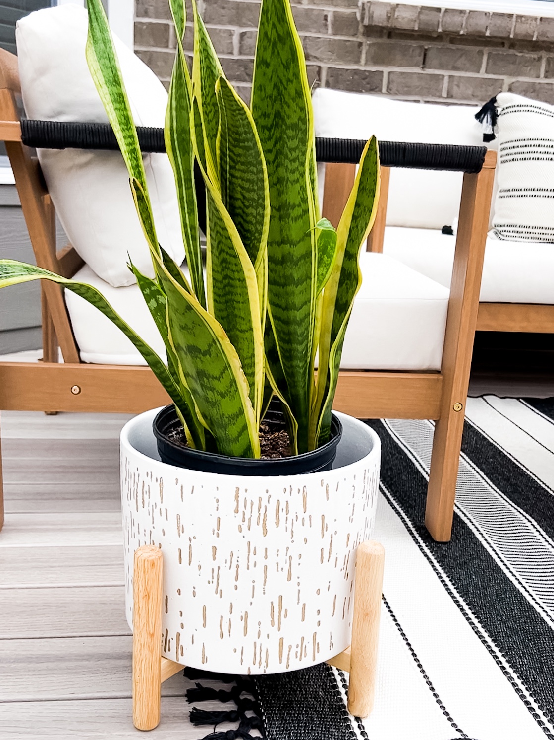 How to Create an Outdoor Oasis | Anna Mae Groves